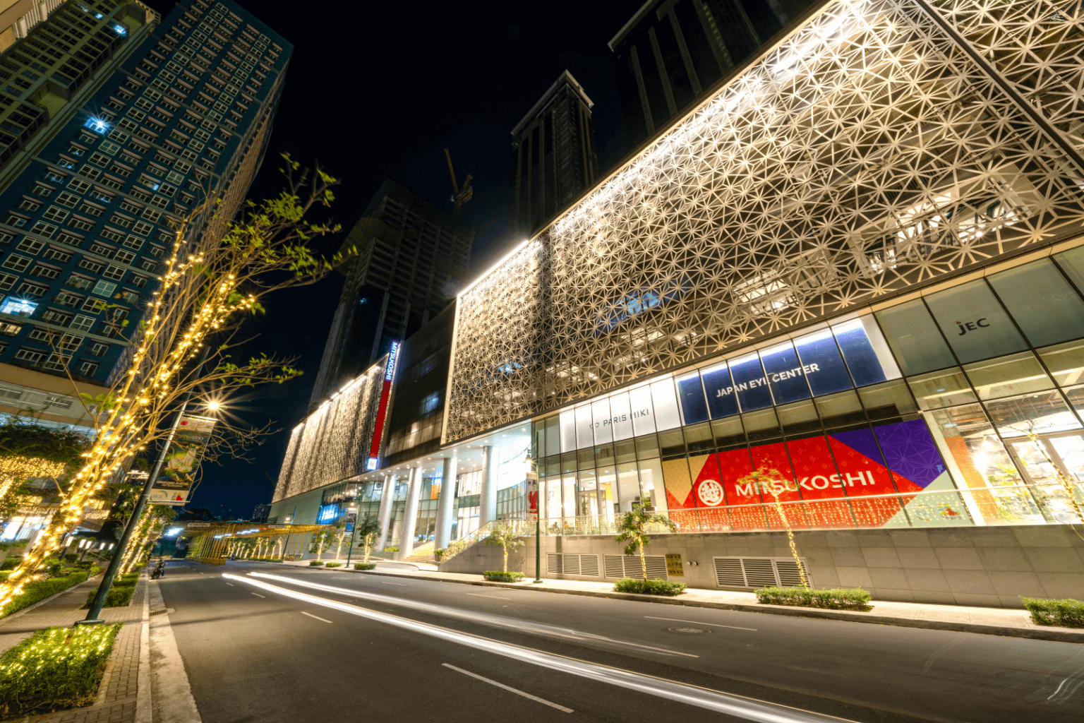 Retail: Mitsukoshi – The Season Residences